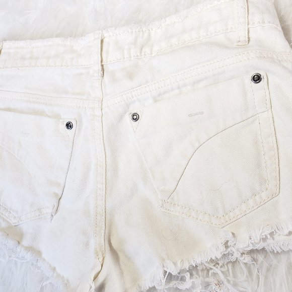 Hot Kiss | Shorts | Hot Kiss White Distressed Buttonup Shorts 7 | Poshmark